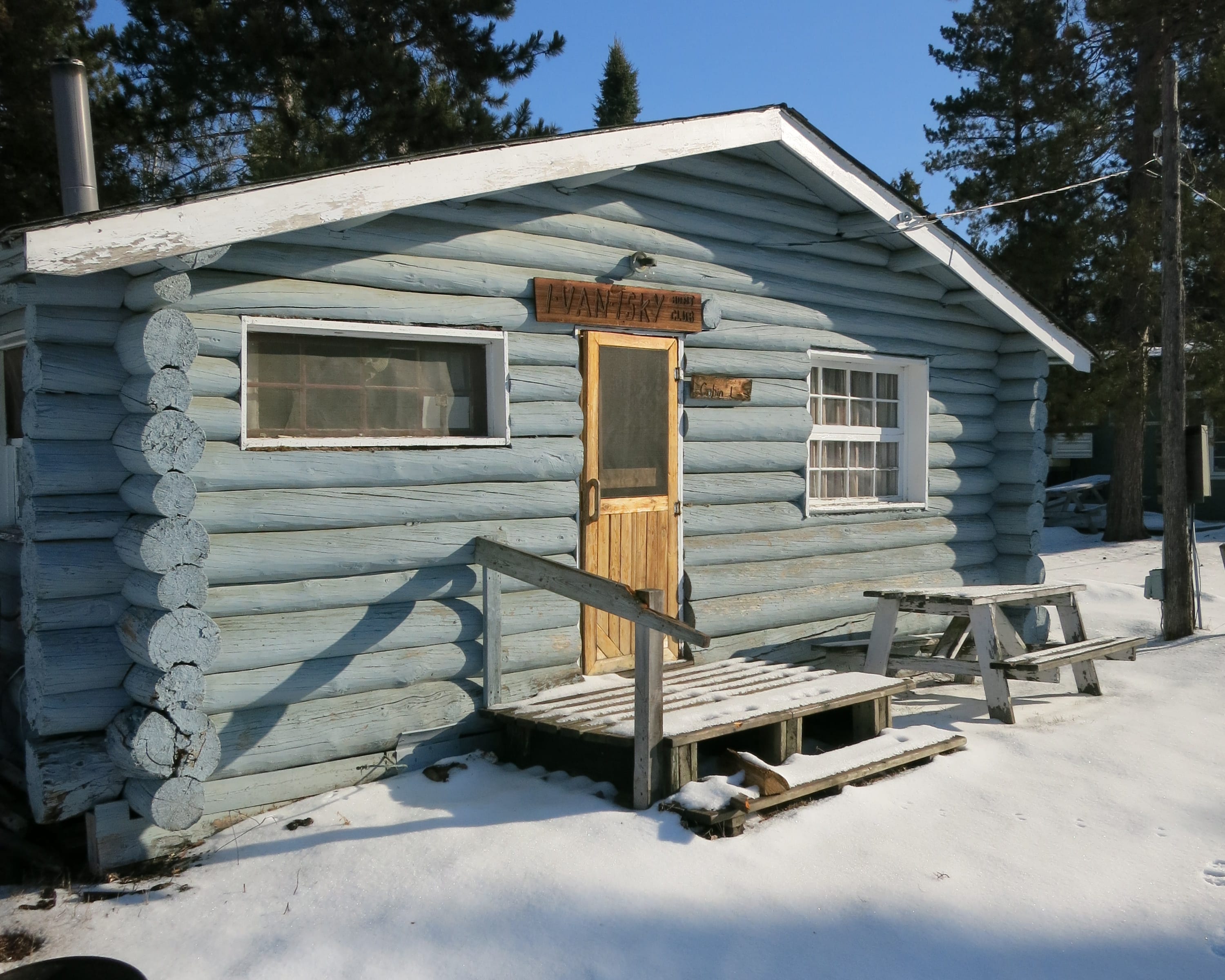 Cabin 1 exterior | Northern Light Resort